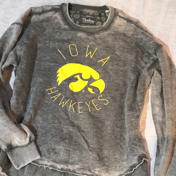 Pressbox | Tops | Gray Iowa Hawkeyes Sweatshirt Vintage Wash Oversized ...